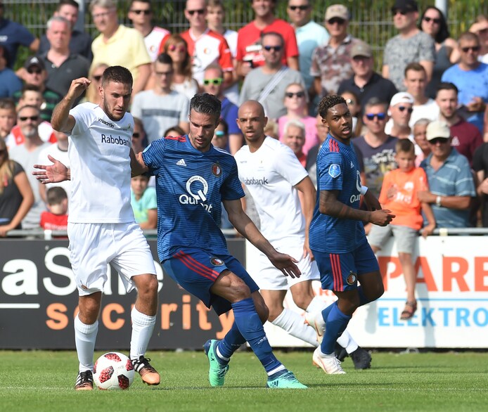 Dapper Zeeuws elftal na rust op de knieën | Zeeuws voetbal | pzc.nl