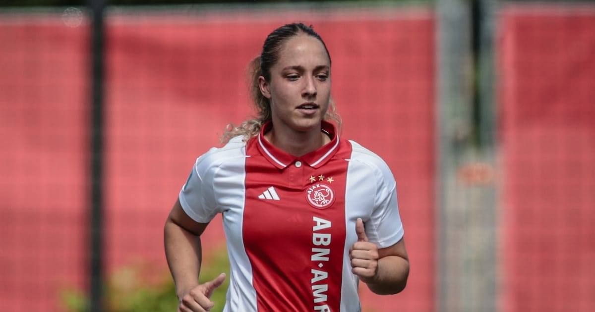 Danique Tolhoek ziet doelpunt worden afgekeurd en moet genoegen nemen ...