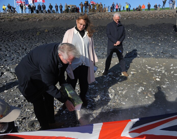 Arthur Robinson is thuis in Vlissingen nadat hij er vocht voor onze ...