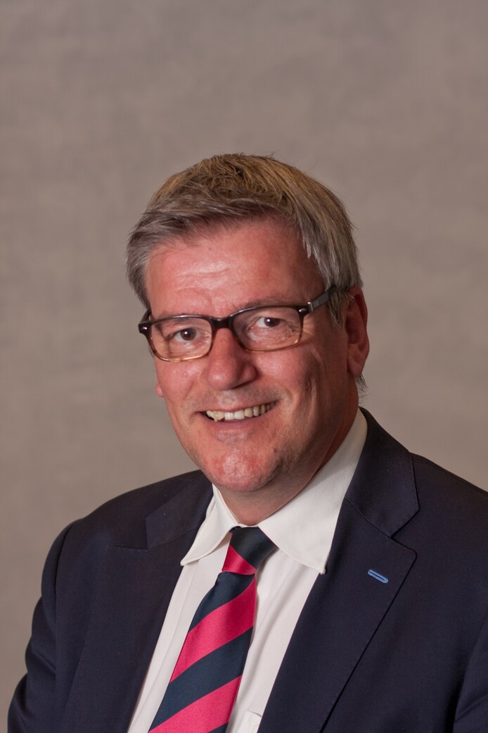 Jan Roose nieuwe rector Lodewijk College | Zeeuws-Vlaanderen | pzc.nl