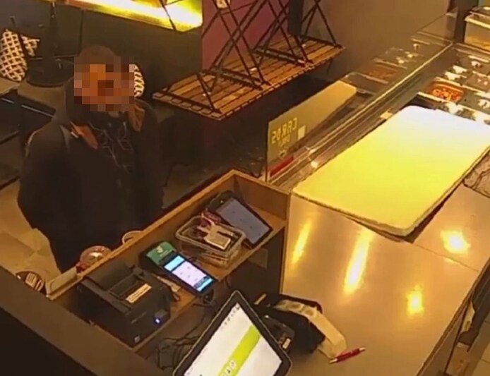 KIJK. Dief wandelt recht op kassa af in populair restaurant: “Hij deed zelfs geen moeite om z’n ...