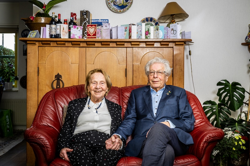 Rens (92) en Leny (93) zijn zeventig jaar getrouwd: ‘Ze blijft een heel ...