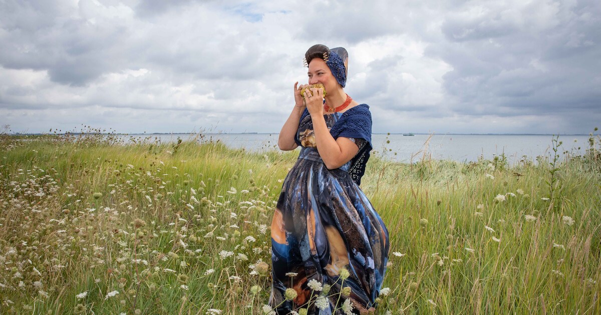 Is het Zeeuws Meisje een superheldin of een seksistisch stereotype? | Zeeuws nieuws | pzc.nl