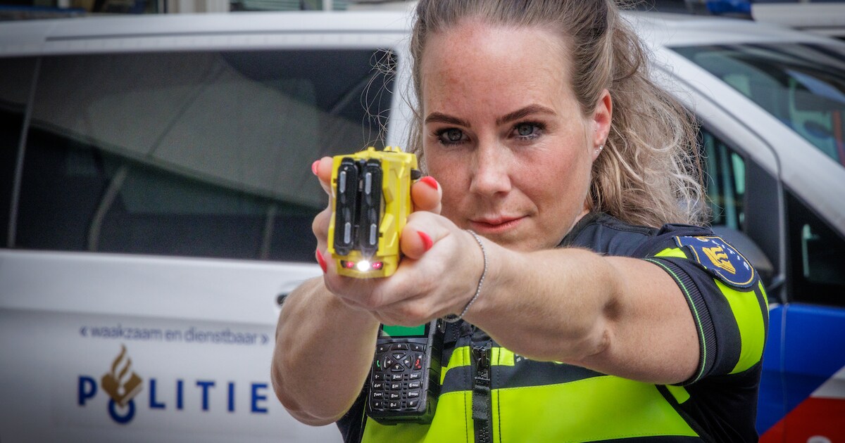 Taser boezemt angst in: ‘Is dat zo’n knetterding? Ja, dan gingen ze al ...