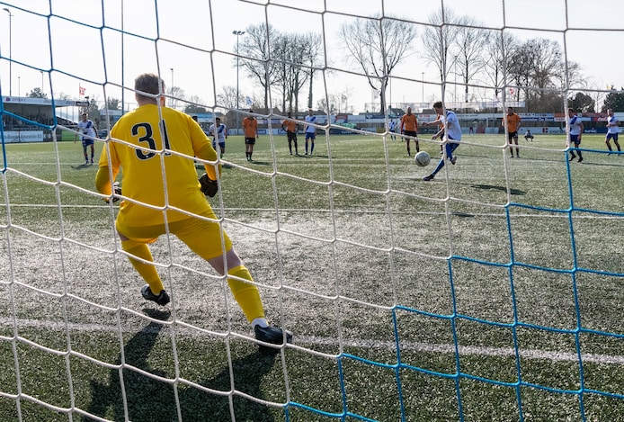 Wat zeggen de cijfers over de derby Kloetinge-Hoek? | Zeeuws voetbal | pzc.nl