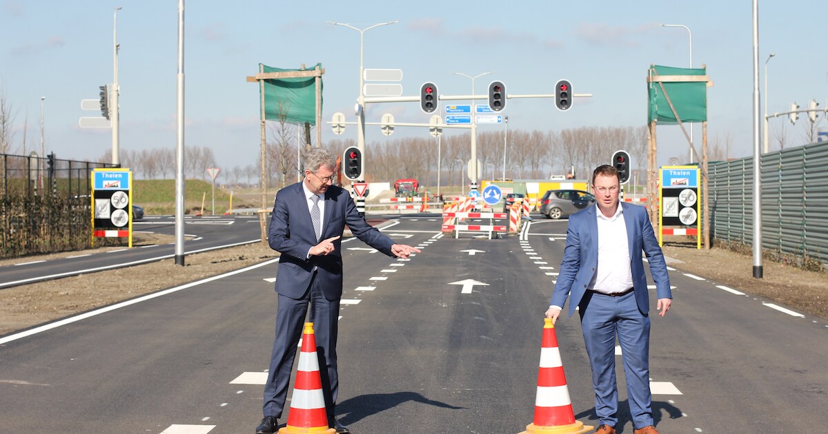 Na een mogelijke rugstreeppad en heel veel regen heeft Tholen eindelijk zijn kruising | Tholen ...