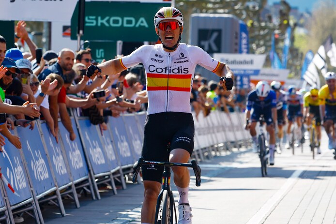 Rotondegate in Ronde van het Baskenland: ‘foutrijder’ Alex Aranburu ...