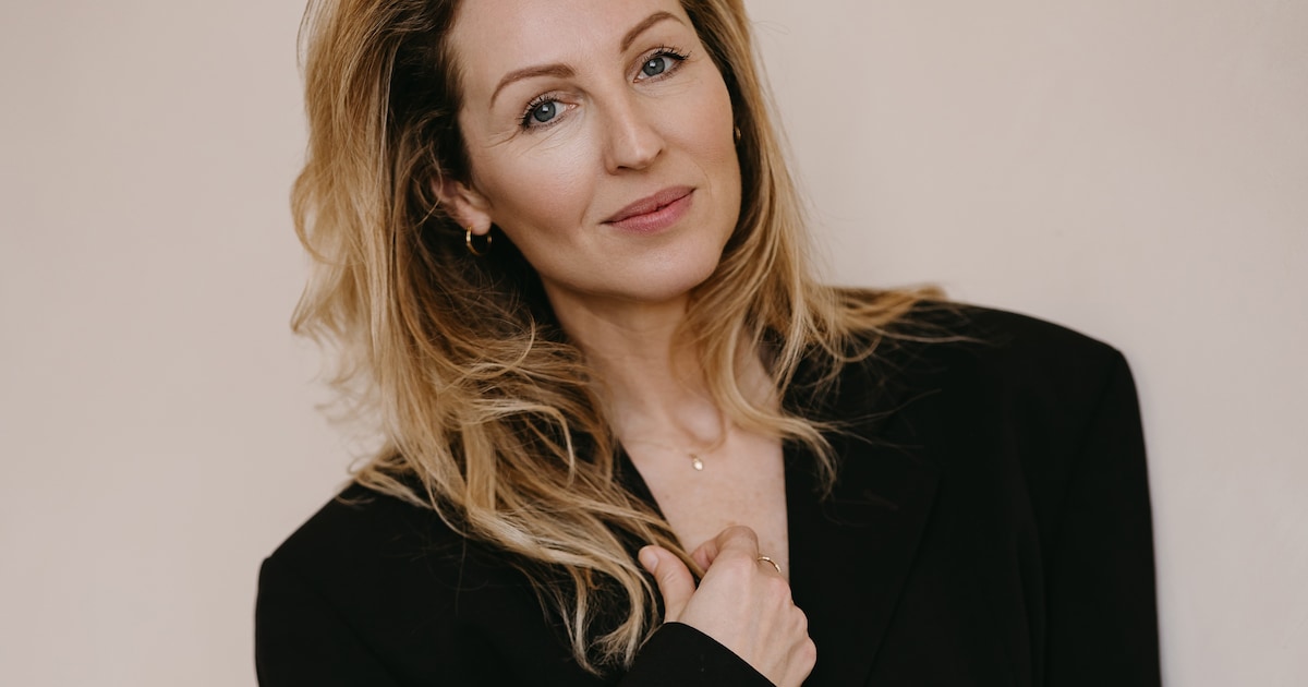 Debby over de Liefde: 'Johnny de Mol mag gratis naar de borsten van Heleen van Royen kijken ...