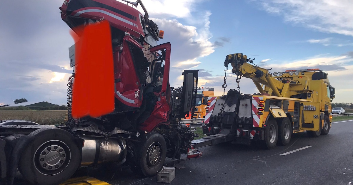 Drie lichtgewonden bij ongeval met vrachtwagens en auto op A4 bij ...