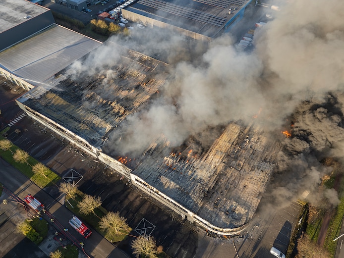 Brand in Goes na ruim een dag stabiel dankzij inzet 200 brandweerlieden ...