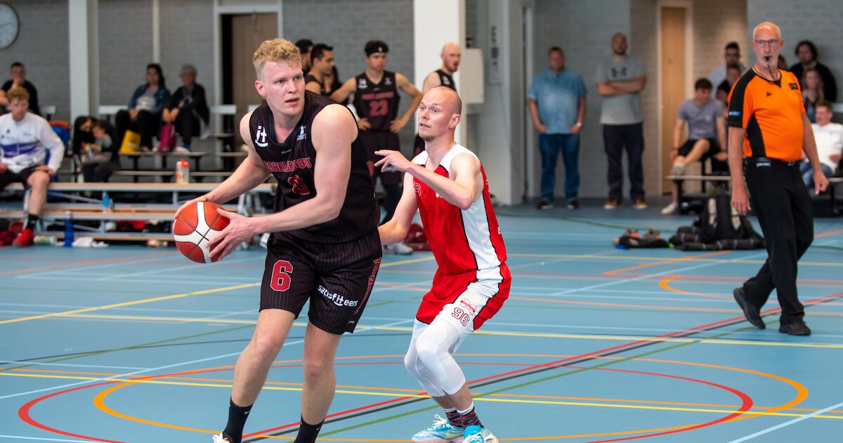 Basketballers Scheldesport verpulveren Tilburgse studenten en maken ...