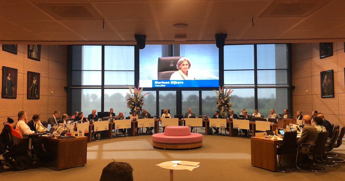 Wethouders Tholen nemen geen raadszetel | Regio | PZC.nl