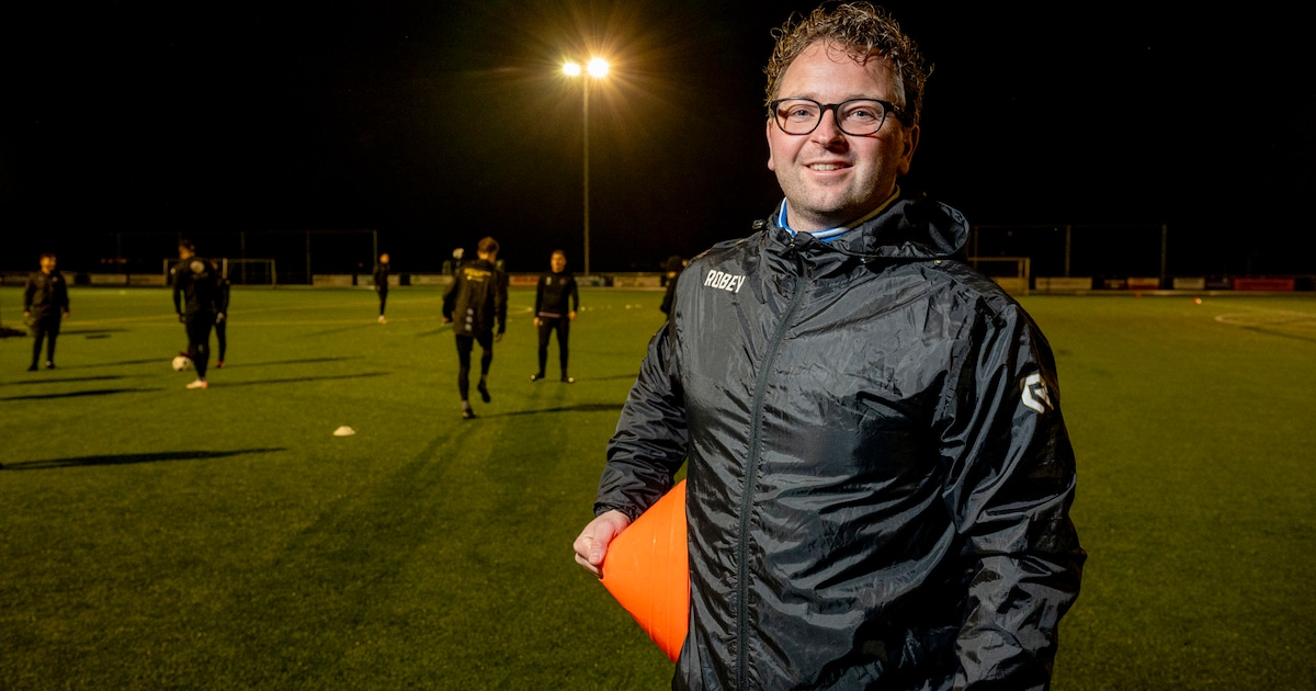 Nieuwe trainer De Ridder debuteert met drie punten bij Steen: ‘Ik heb ...