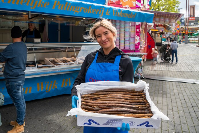 Niemand weet waarom, maar kermis in Terneuzen: dat is paling eten ...