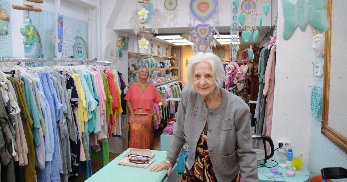 Ineke (79) doet het in haar winkel in Zierikzee lekker op haar eigen ...