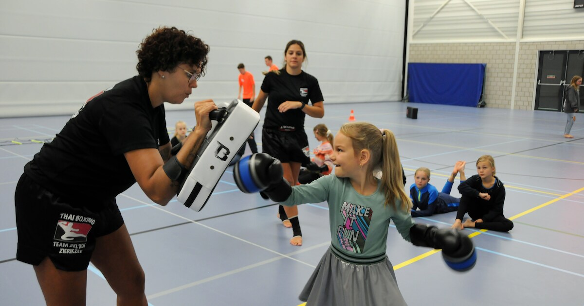 Olivia knalt haar energie eruit tijdens de Kids Sportdag in Zierikzee ...