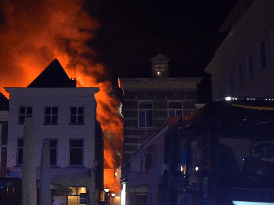Dit is wat we tot nu toe weten over de grote brand in Arnhem | Foto ...