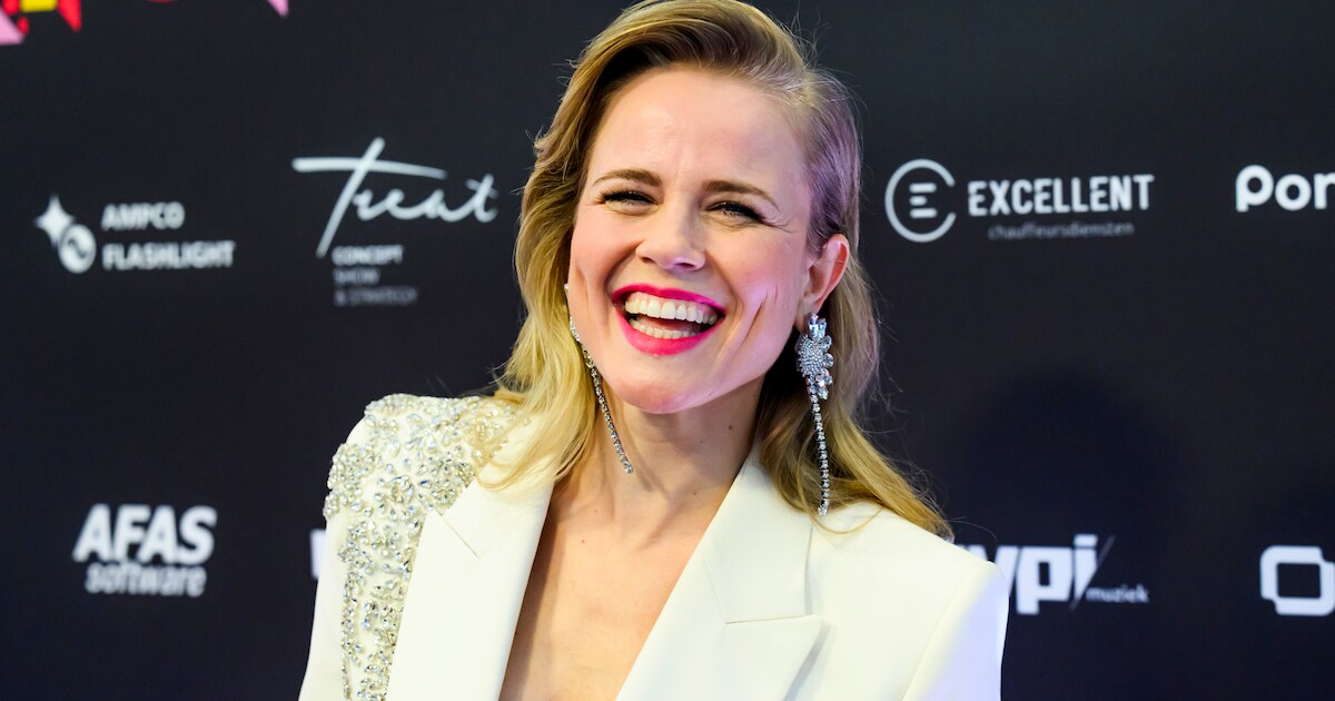 De wetlook staat Ilse de Lange fantastisch: dit moet ze zeker in haar repertoire houden | Show ...