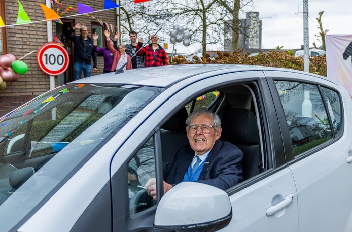 Voor eeuweling Willem Westbroek is 100 helemaal niet de max: ‘Ik mag ...