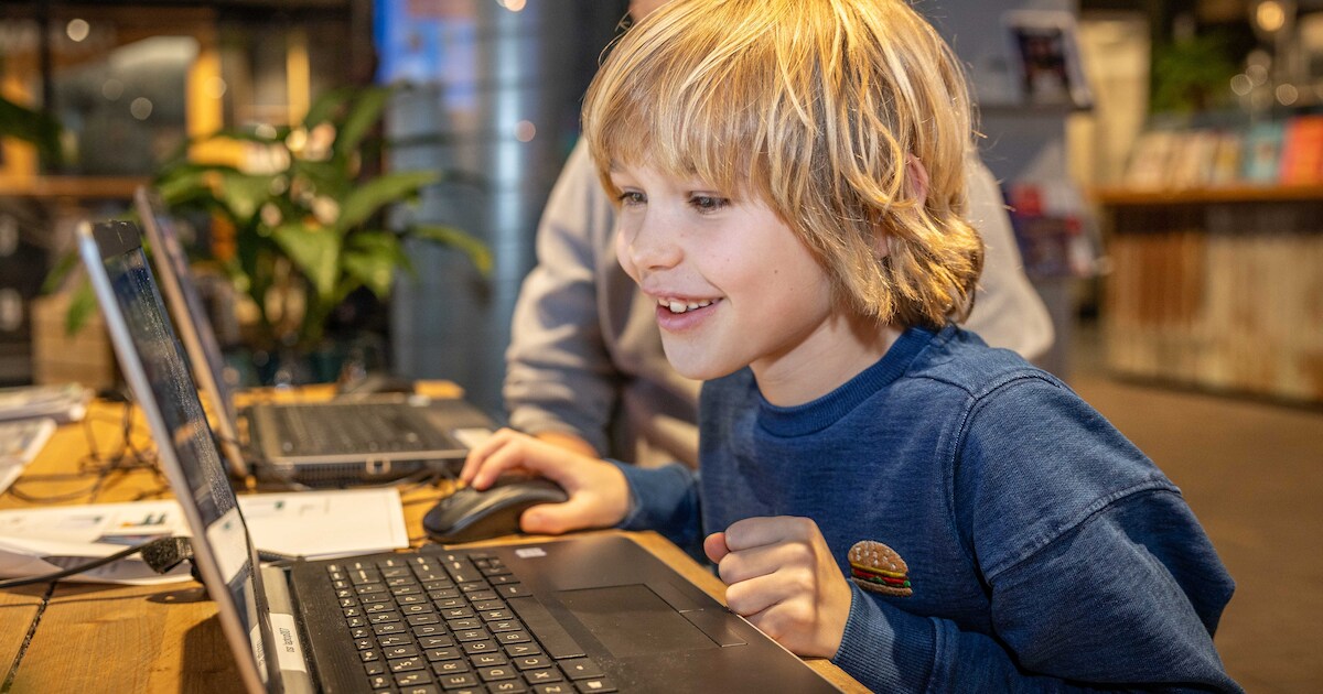 Pim (8) leert zelf computerspelletjes programmeren: ‘Ik vind het ...