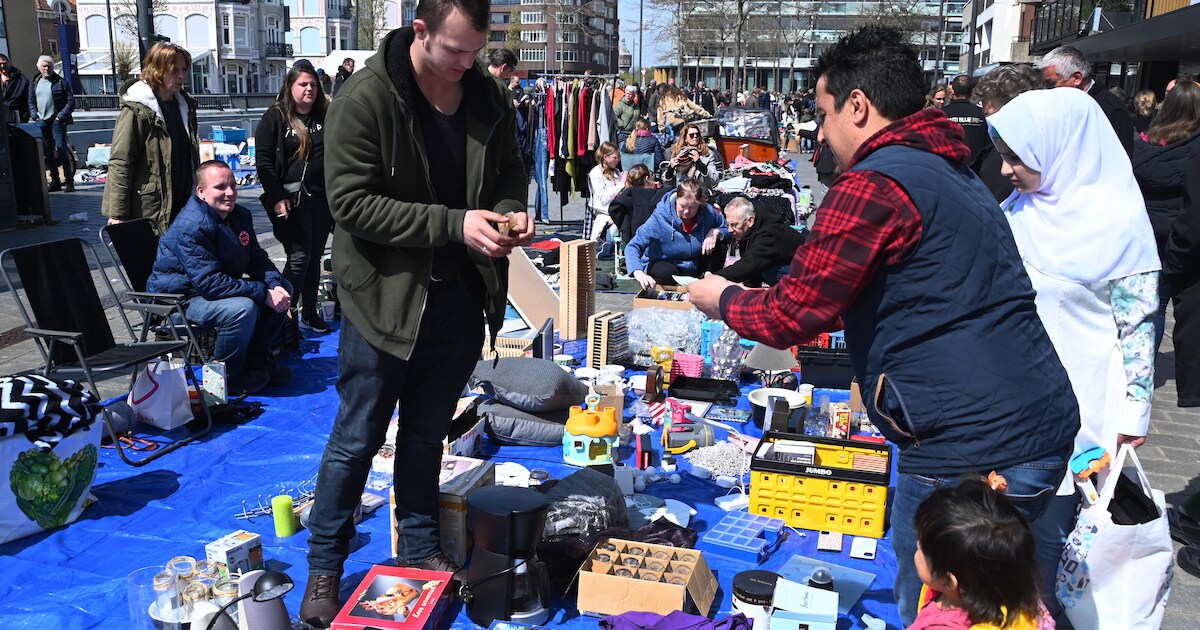 Hebbedingetjes scoren op Vlissingse vrijmarkt: ‘Het hoeft niet altijd ...