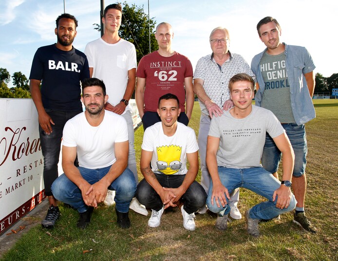 Het gaat bij HVV'24 weer over voetbal, het clublied en mayonaise | Zeeuws voetbal | pzc.nl