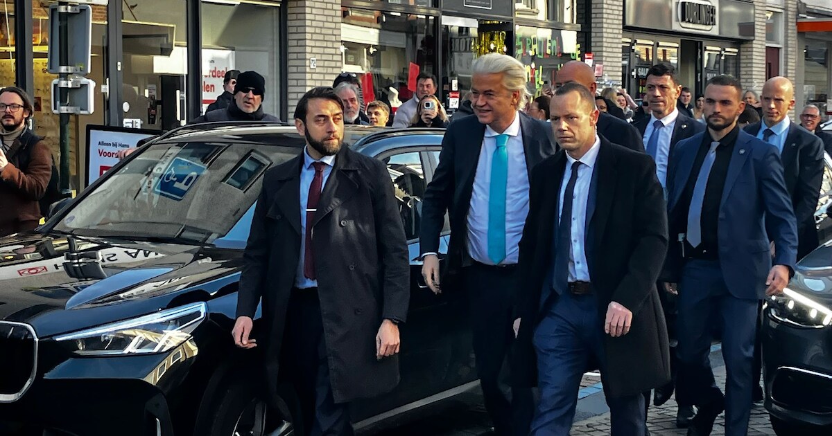 Geert Wilders aangekomen in Steenbergen voor bezoek - Oozo.nl