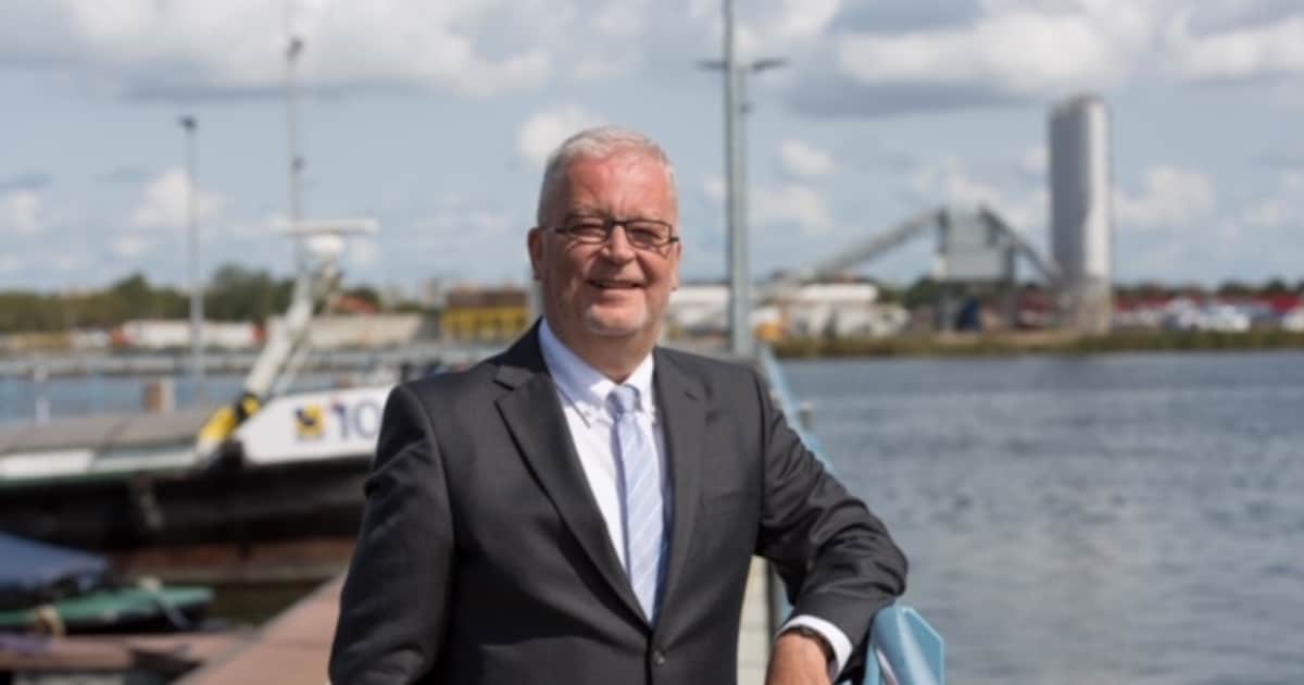 Havendirecteur Jan Lagasse zwaait af. ‘De fusie met Gent is de kers op ...