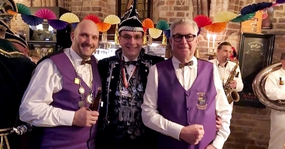 ‘Zelf ben ik ook een keer van de carnavalswagen afgevallen’ | Borsele ...