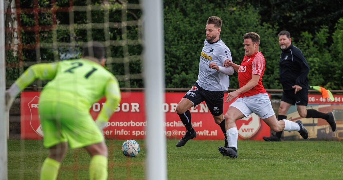 Joris Corijn en Jarmo Giling op schot voor Breskens, rode kaart Van ...