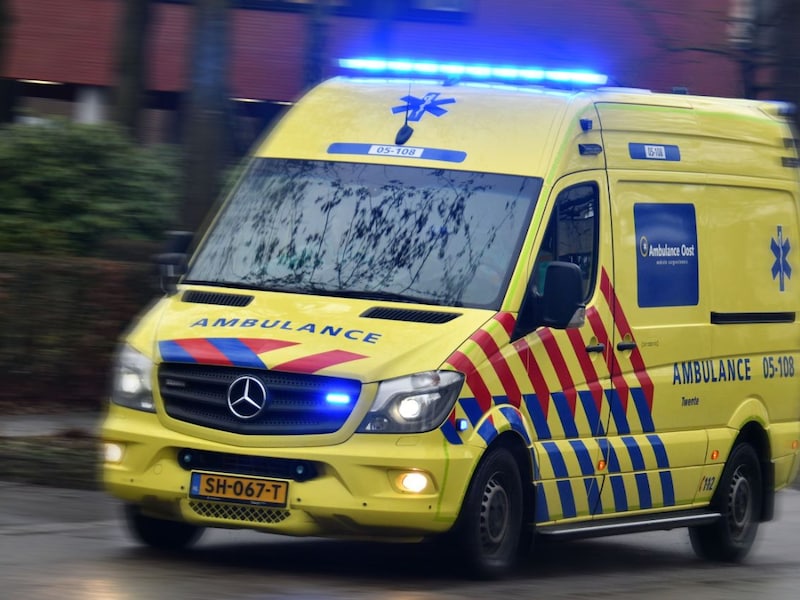 Ambulance met spoed naar Hoek | 112 nieuws Terneuzen | PZC.nl