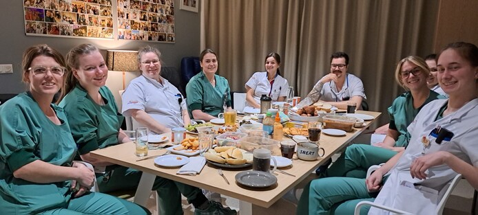Oud en Nieuw op de Spoedeisende Eerste Hulp van ZorgSaam: hapje oliebol tussen de patiënten door ...