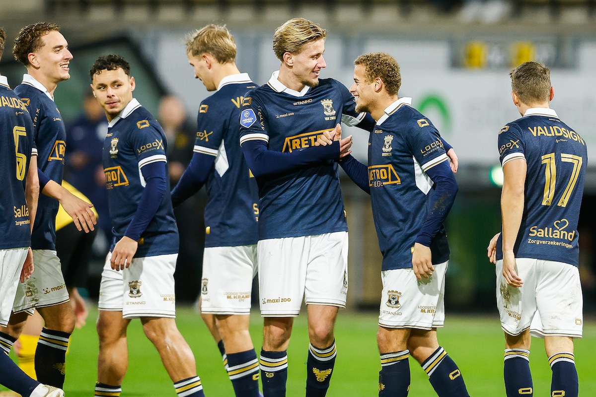 Go Ahead Eagles met schrik vrij: bekerhouder ontsnapt na penalty’s aan ...