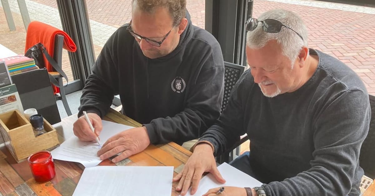 Nieuwe trainer Oemoemenoe beoogt simpel rugby; ‘Ik laat spelers niet ...