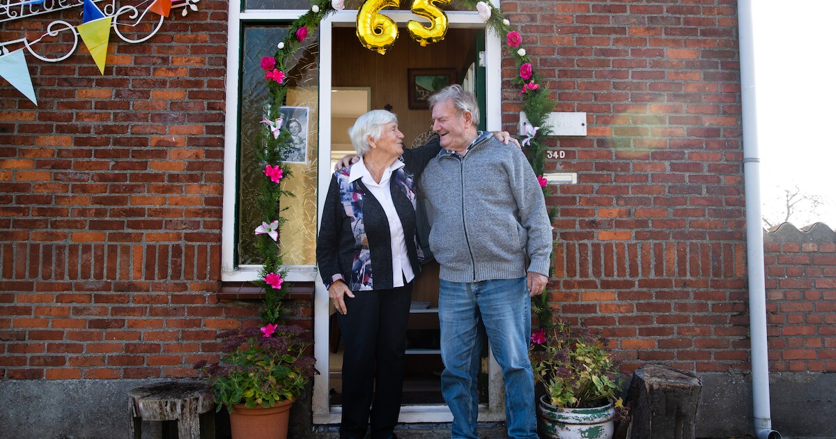 Corrie (84) en Johan (90) dolgelukkig op de dijk in Hoek: ‘Wij willen ...