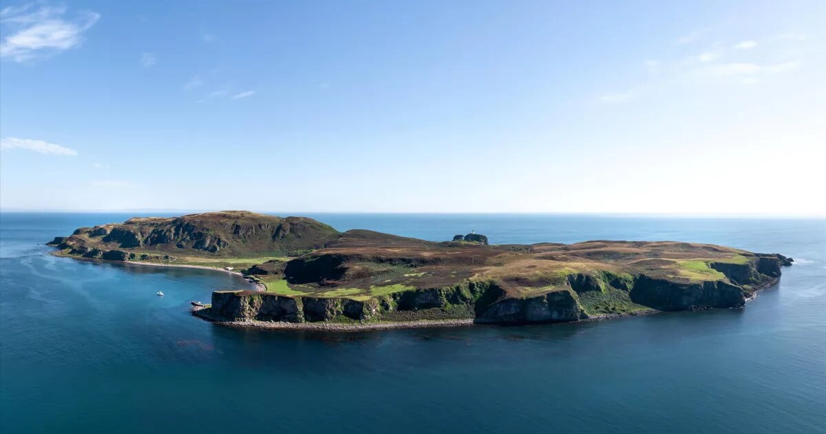 Eiland bij Schotland te koop voor bijna 3 miljoen euro inclusief kudde ...