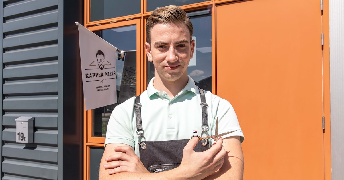 Niels opende op zijn achttiende al ’n eigen kapperszaak: ‘Volgend jaar ...