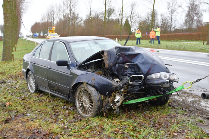 Auto in de sloot bij Breskens, bestuurder gewond | 112 nieuws Zeeuws ...
