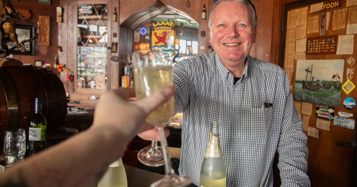 Café De Vriendschap in Terneuzen staat te koop, maar dan wel inclusief ...