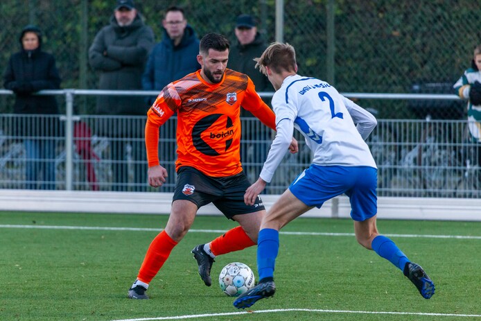 Terneuzense Boys krijgt er tegen SHO voor rust al vijf om de oren en ...