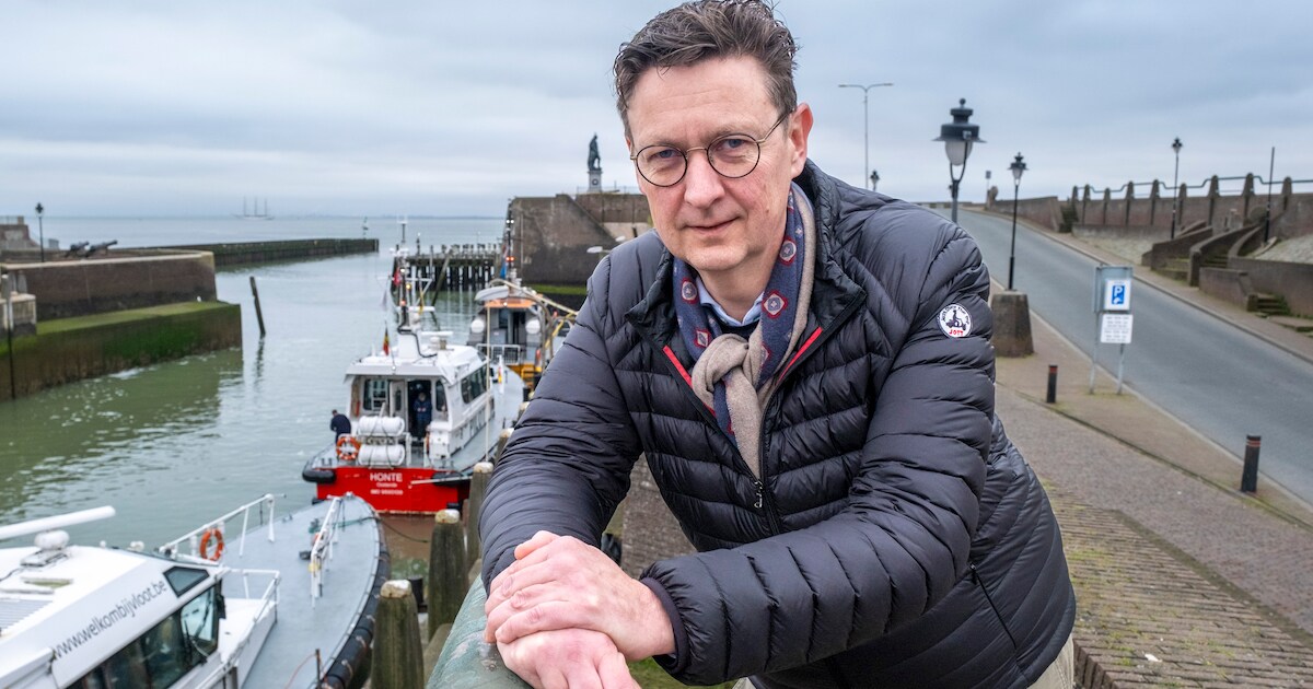 Loodsen balen van Poetins tankstation: 'Tegen wil en dank zijn we erbij ...