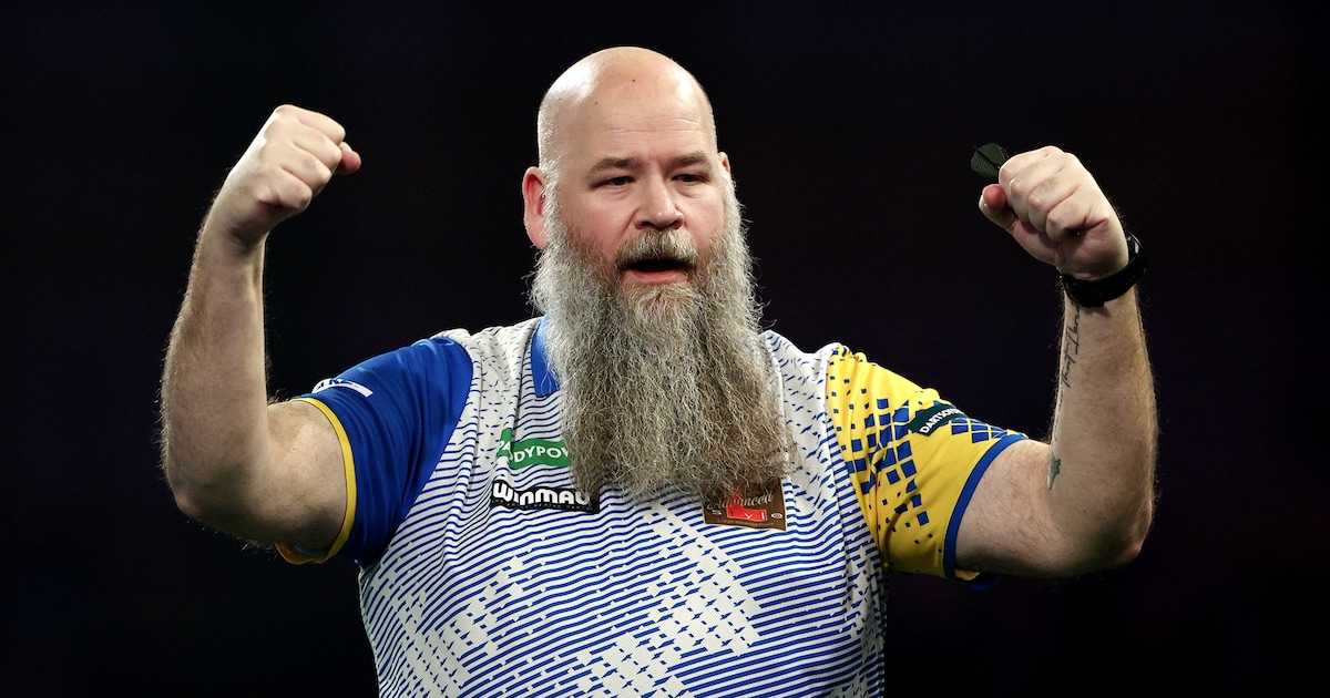 LIVE WK darts | Stuntende debutanten Harrysson en Hood dromen van ...