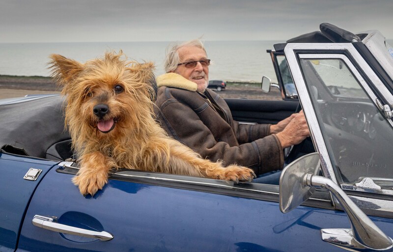'Sommigen noemen deze auto een barrel', Cees (80) gebruikt zijn MGB ...