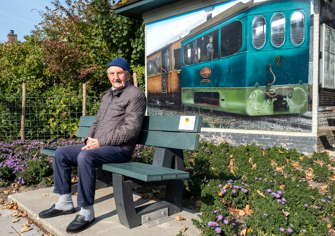 Machinist worden op de tram, dat was de droom van Bart (98) uit ...