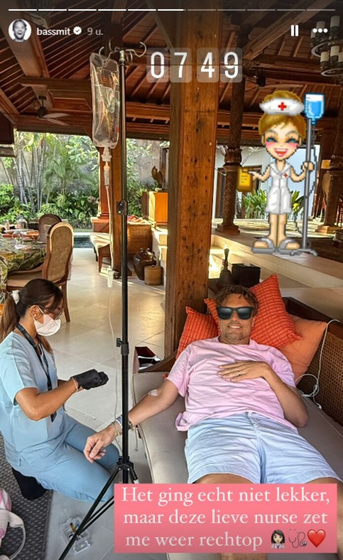 Bas Smit aan het infuus na eten van kreeft op Bali: ‘Heeft mij genekt’ | Show | pzc.nl