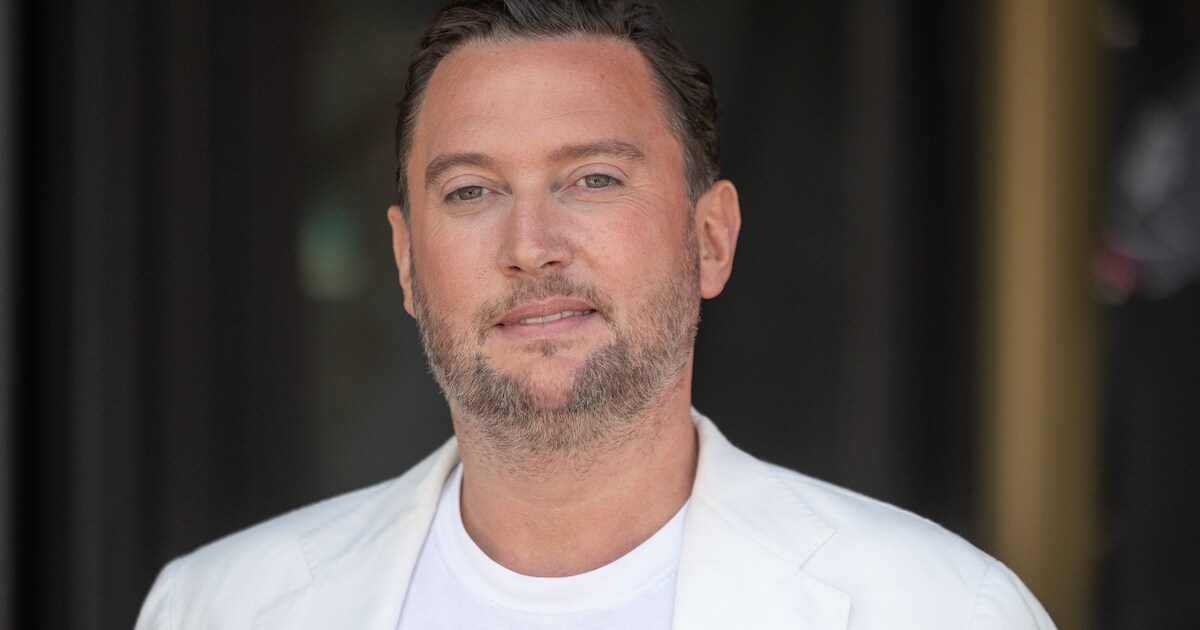 ‘Tino Martin werd halverwege weggestuurd bij Shownieuws’ | Show | pzc.nl