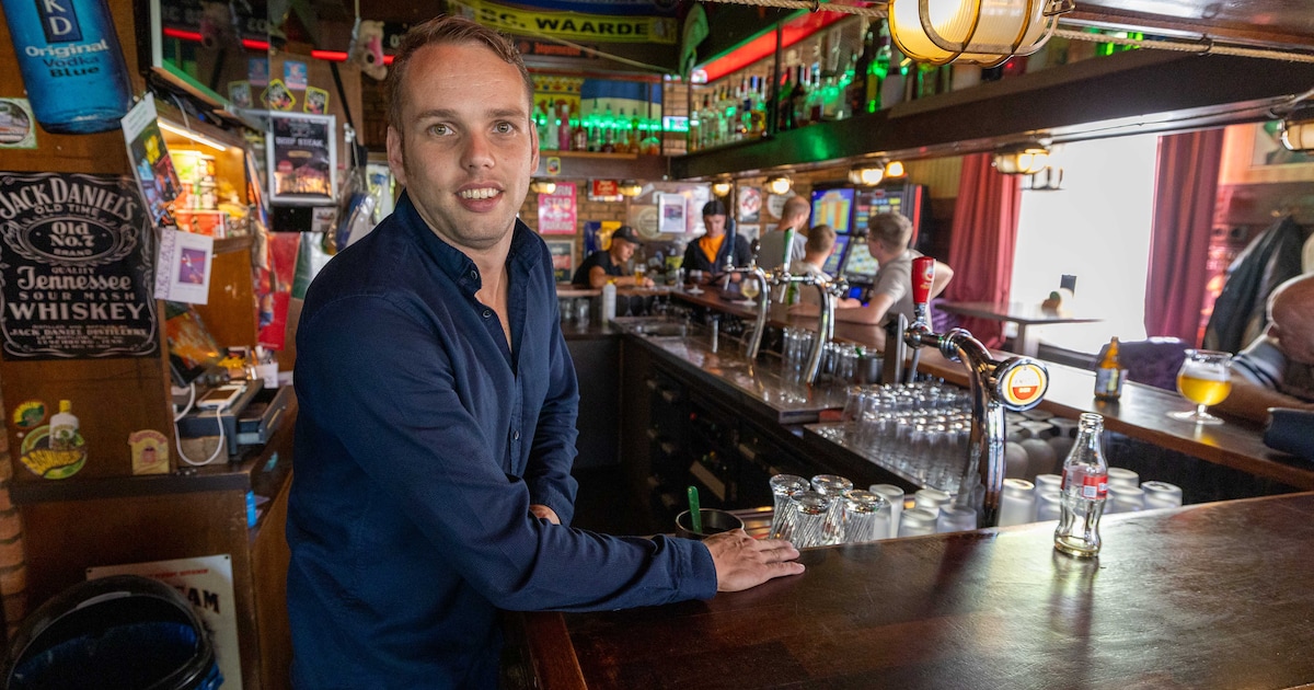 ‘Ik kon niet eens een biertje tappen’: nu bellen ze Vincent vóór ...