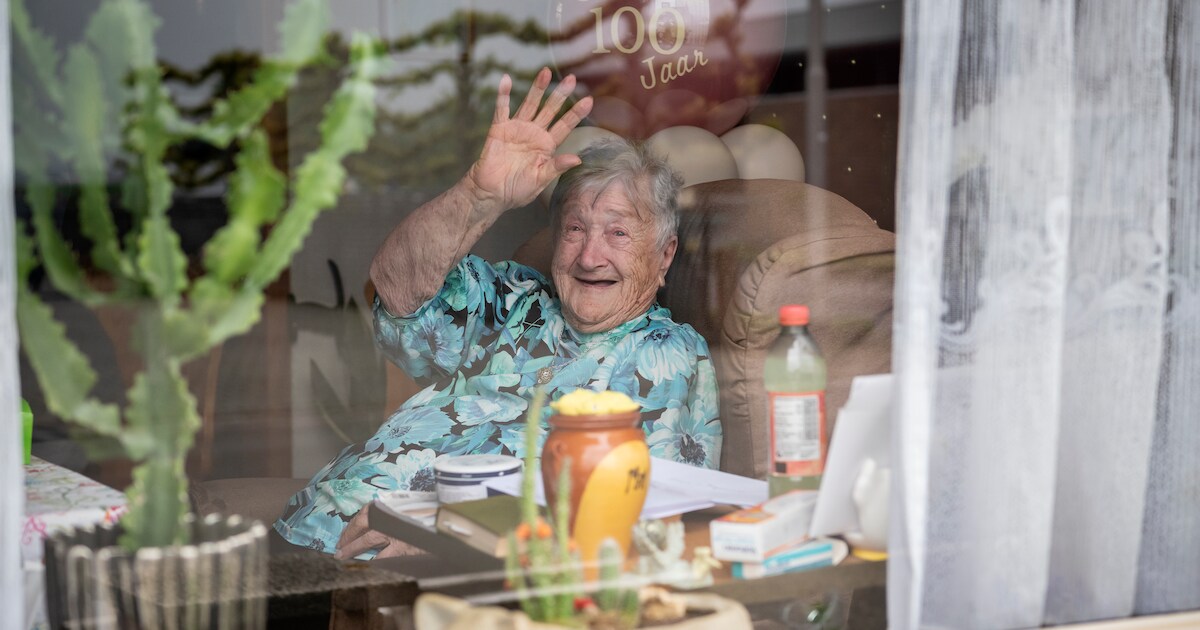 Alstublieft, een gratis tip van Marja (100) uit Sint Jansteen: ‘Drink ...