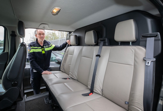 Voor 20 miljoen euro coke verstopt in dubbele wand van een busje ...