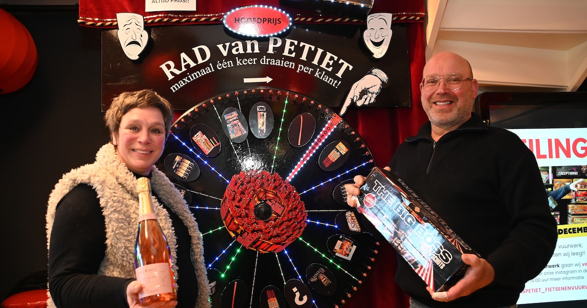 Fietsenwinkel Rens Petiet verkoopt vuurwerk: ‘Doen ze overal, maar niet ...